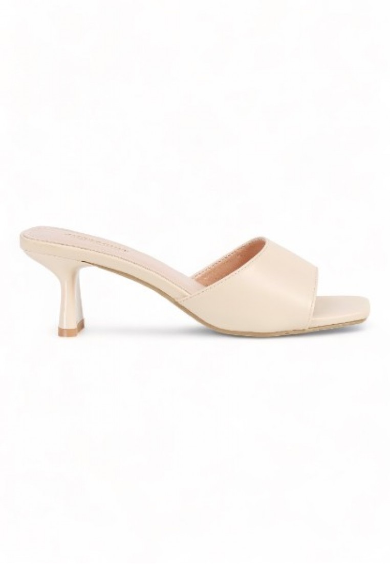 SHOEPOINT 03333 Women Slip on Low Heels in Beige